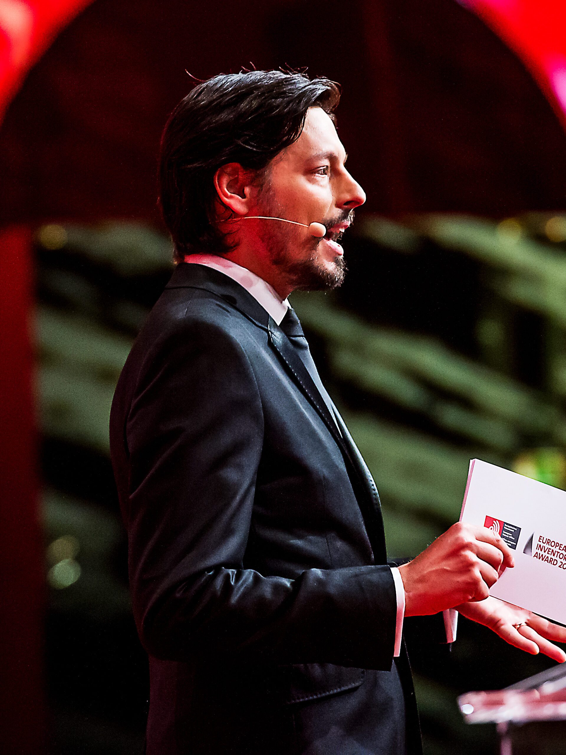 Contact & Biography - Fernando Tiberini